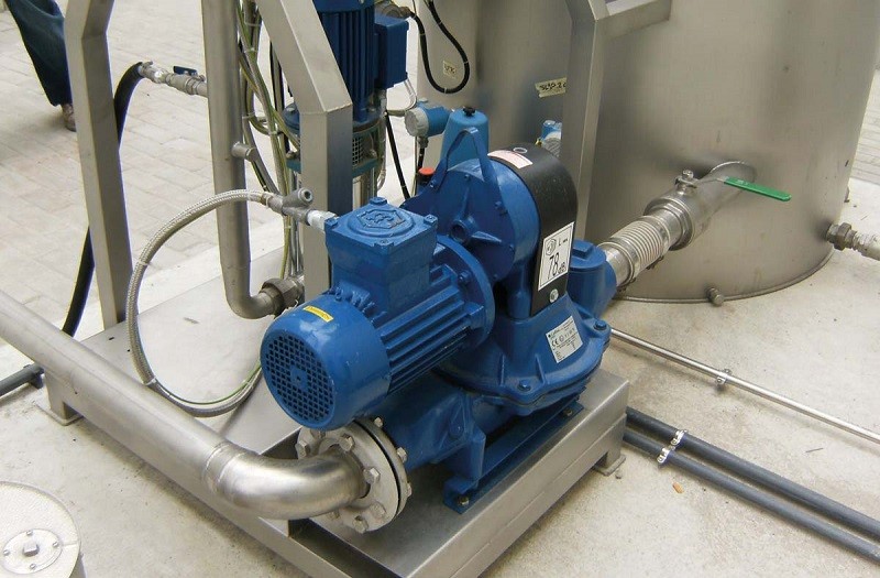 Caffini - Libellula Lib 1-3 diaphragm pump with electric motor on the ...